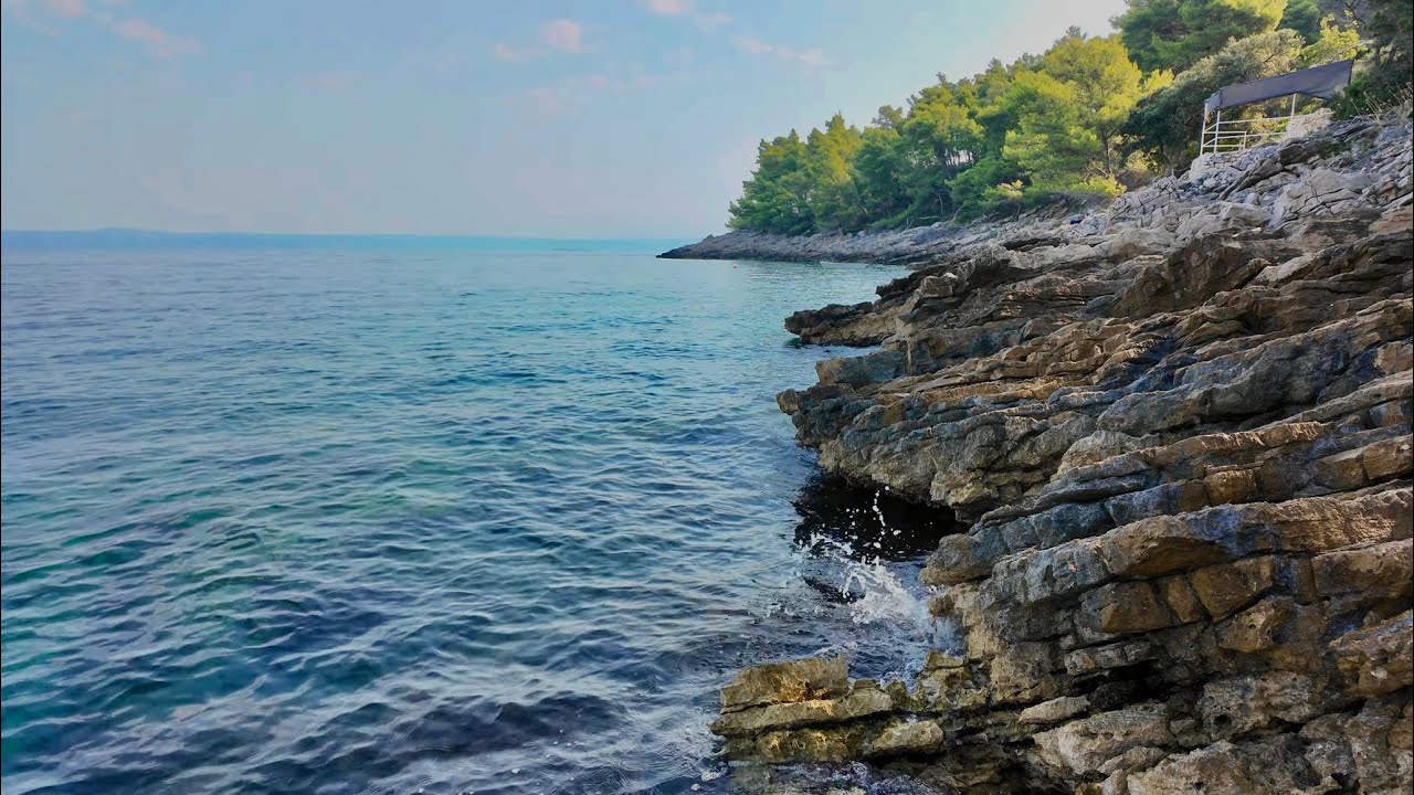 Relaxing Ocean Waves & Crickets | Coastal Ambience with Mountains (4K ...