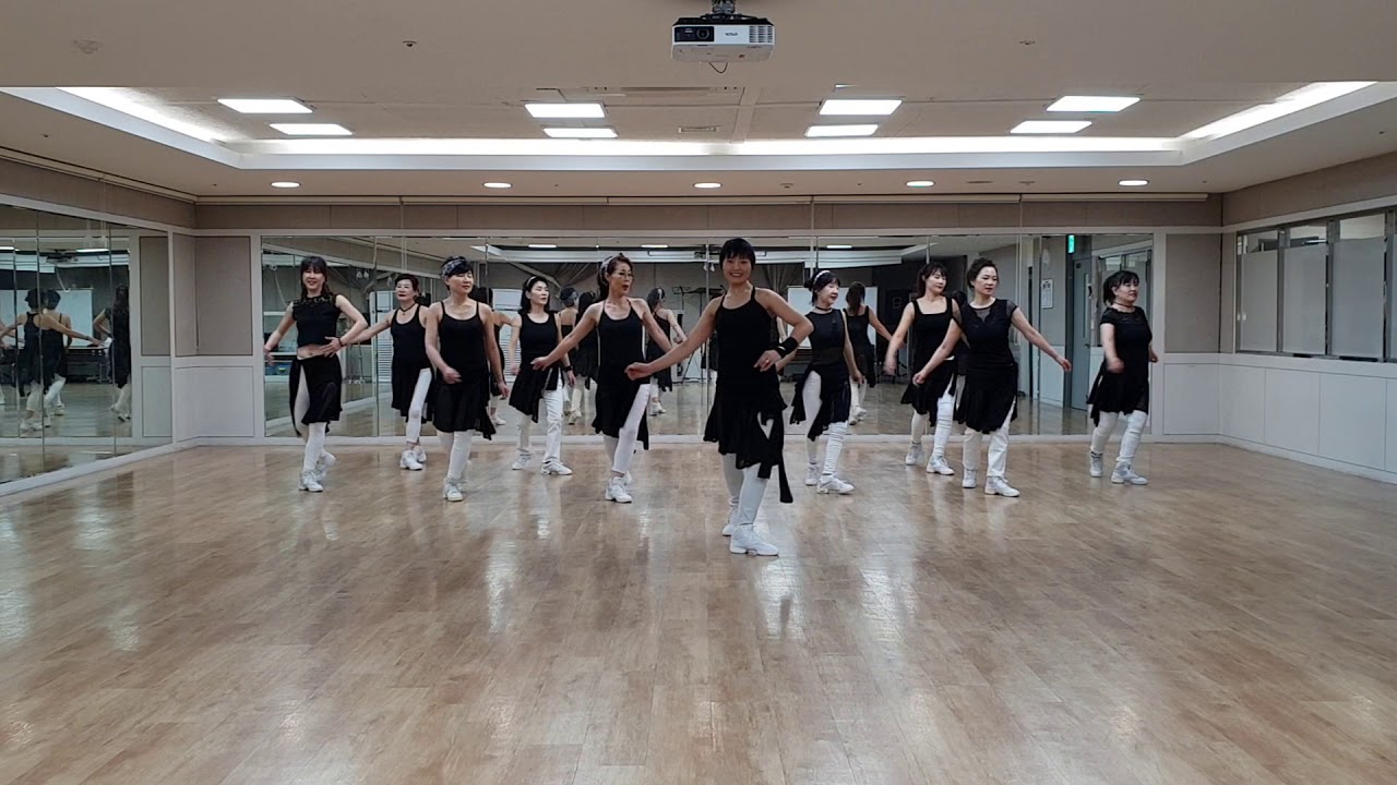 Love Me Love Me Line Dance (Easy Intermediate Level) - YouTube