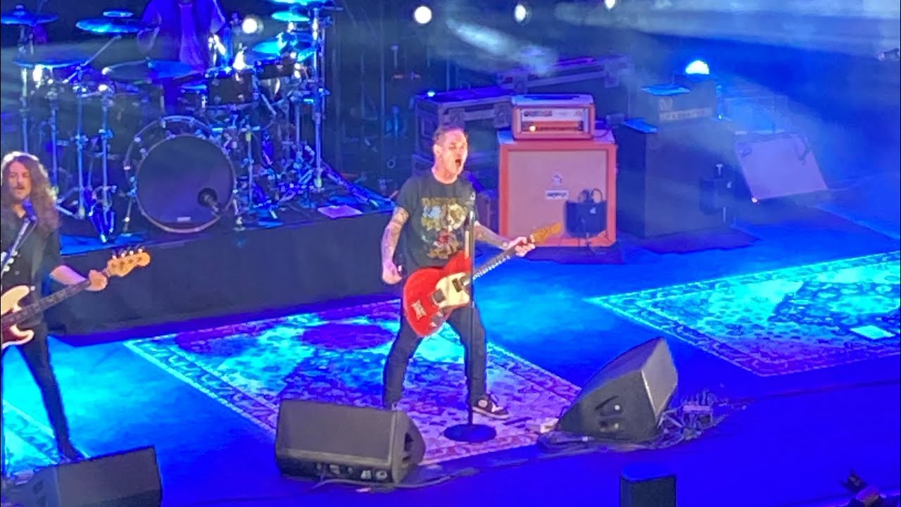 Corey Taylor - Duality live 013 Tilburg - YouTube