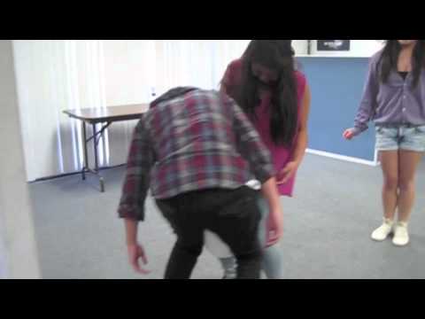 Pass the Balloon Game - YouTube