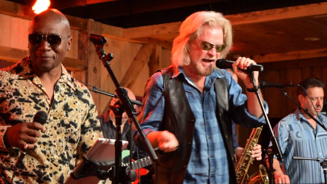 "Back Stabbers" Daryl Hall and Klyde Jones 6/12/16 - YouTube