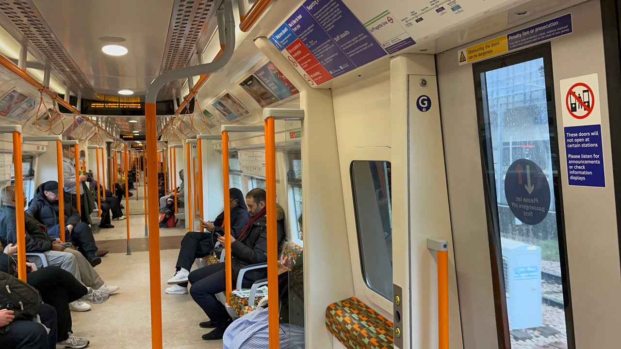 London Overground | Mildmay Line | Hackney Wick – Stratford | Class 378 ...
