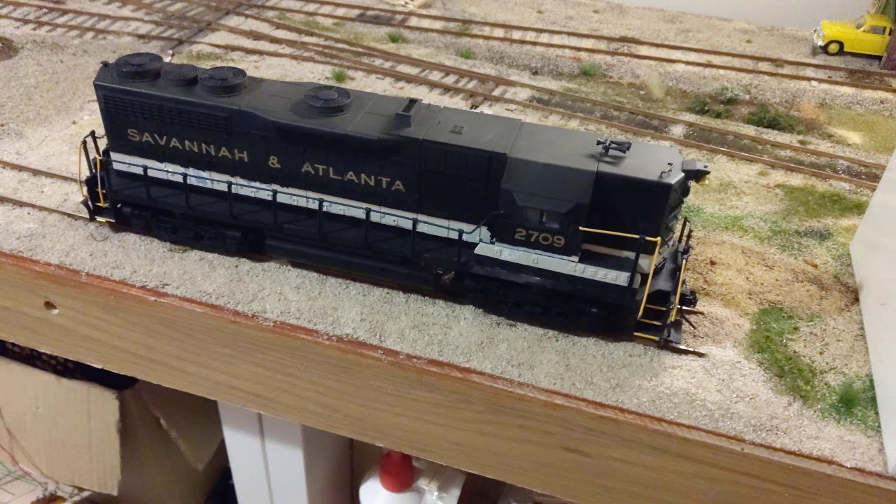 Atlas GP35 with Loksound V4 testing. - YouTube