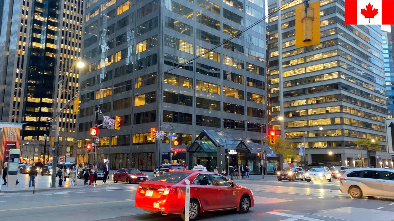 🇨🇦【4K】Toronto Autumn Walk - St Andrew Subway Station | Jack Layton ...