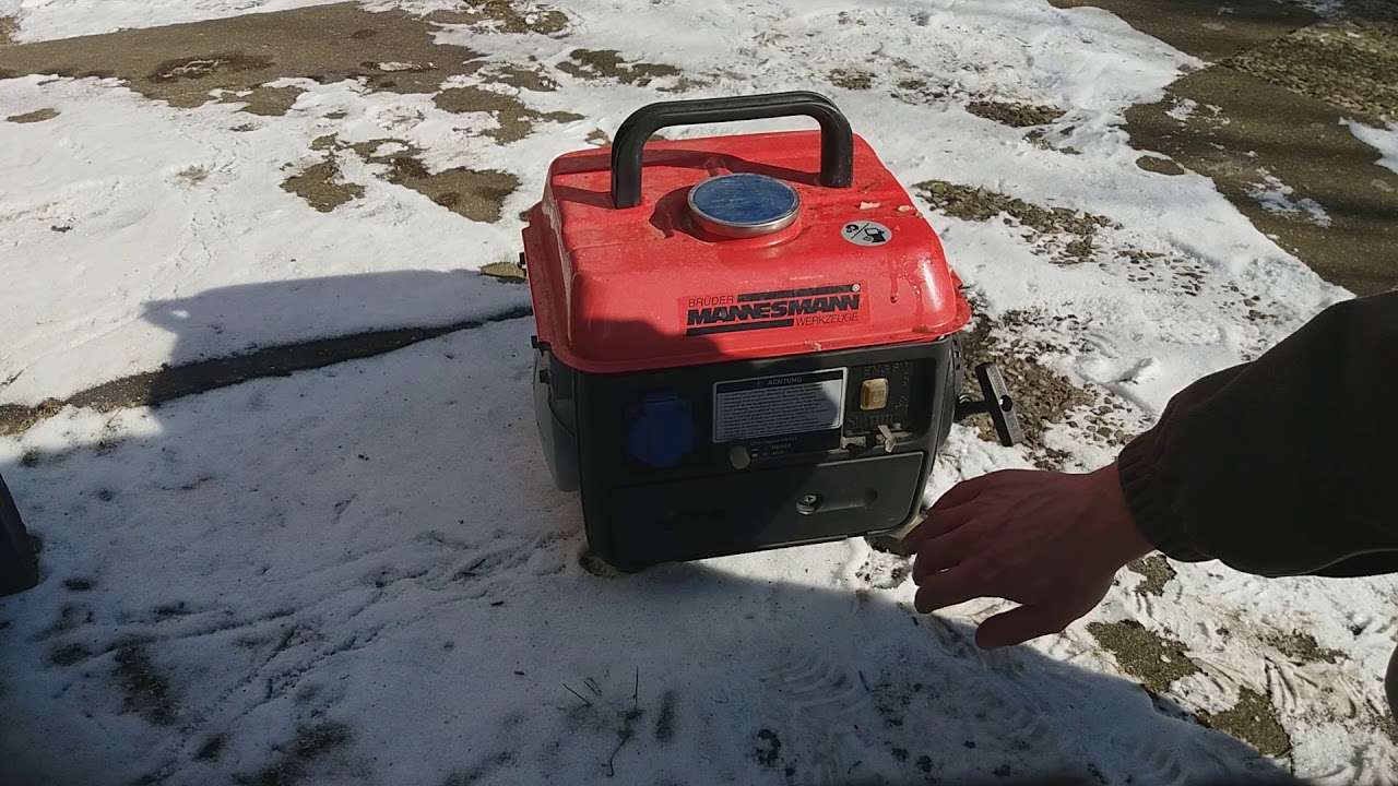 2 Stroke Engine Generator Cold Start -10° - YouTube