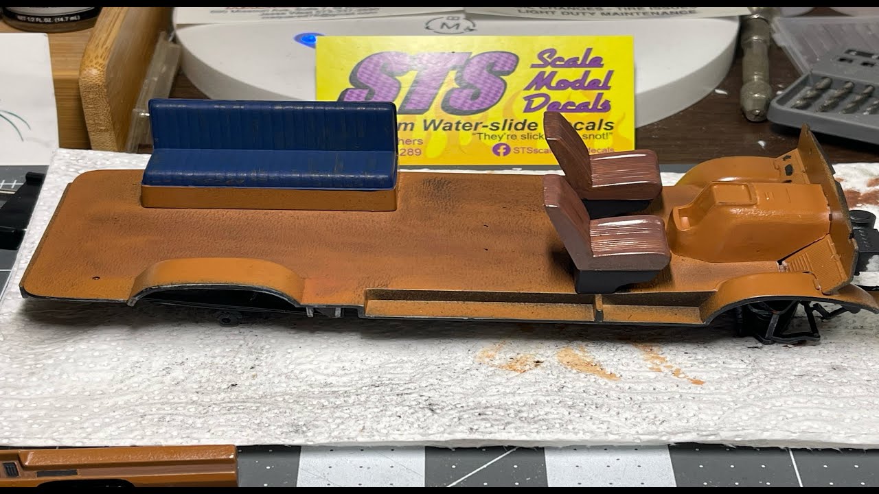 AMT 1/25 scale Chevy Rescue Van pt 5 - YouTube