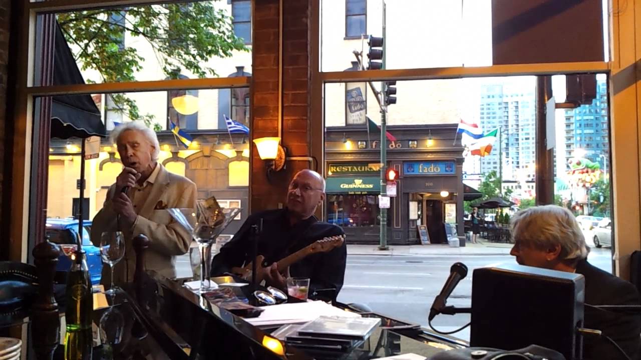 MAGGIANOS-BOB SOLONE-PIANO BAR-CHICAGO.mp4 - YouTube