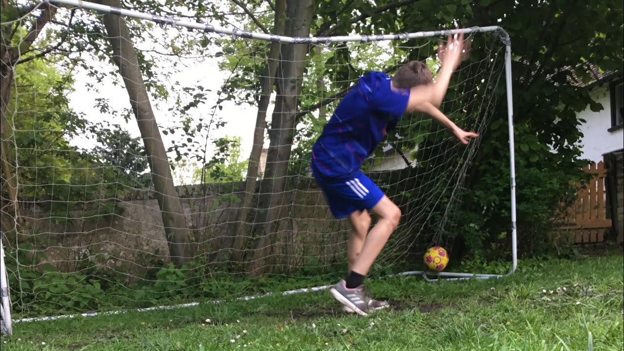 PLAYING FOOTBALL ON THE MUDDIEST FOOTBALL PITCH. - YouTube