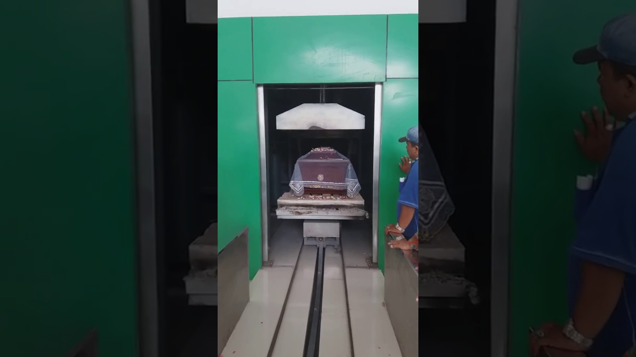 PROSES KREMASI DI KREMATORIUM SENTONG LAWANG - YouTube