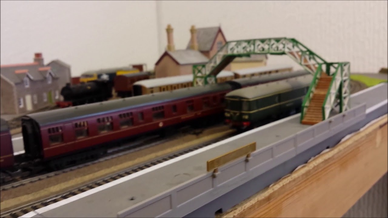 Heljan 89001 BR Class 128 Diesel Parcel Unit No. W55993 BR Green with ...