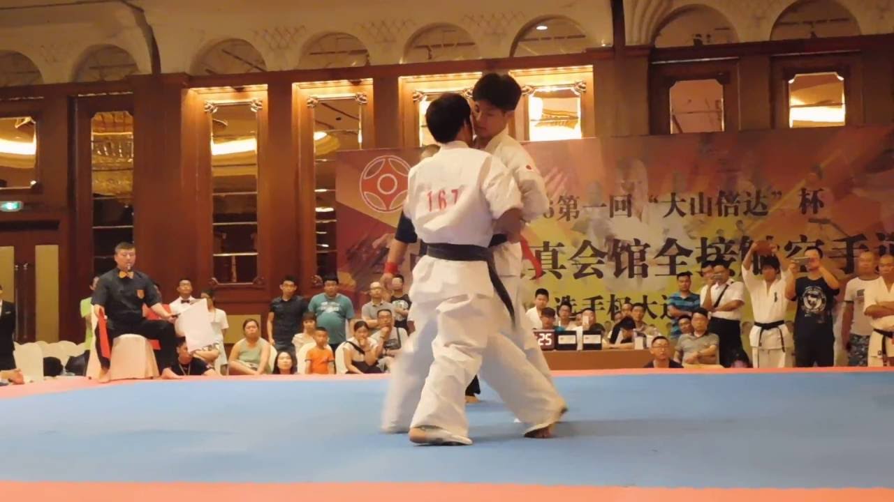 【Kyokushin karate】超絶スピード組手 fight in Dalian China - YouTube