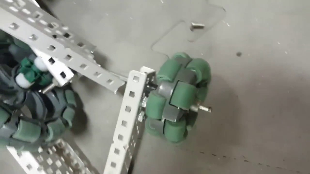Simple vex flip out anti tip mechanism - YouTube