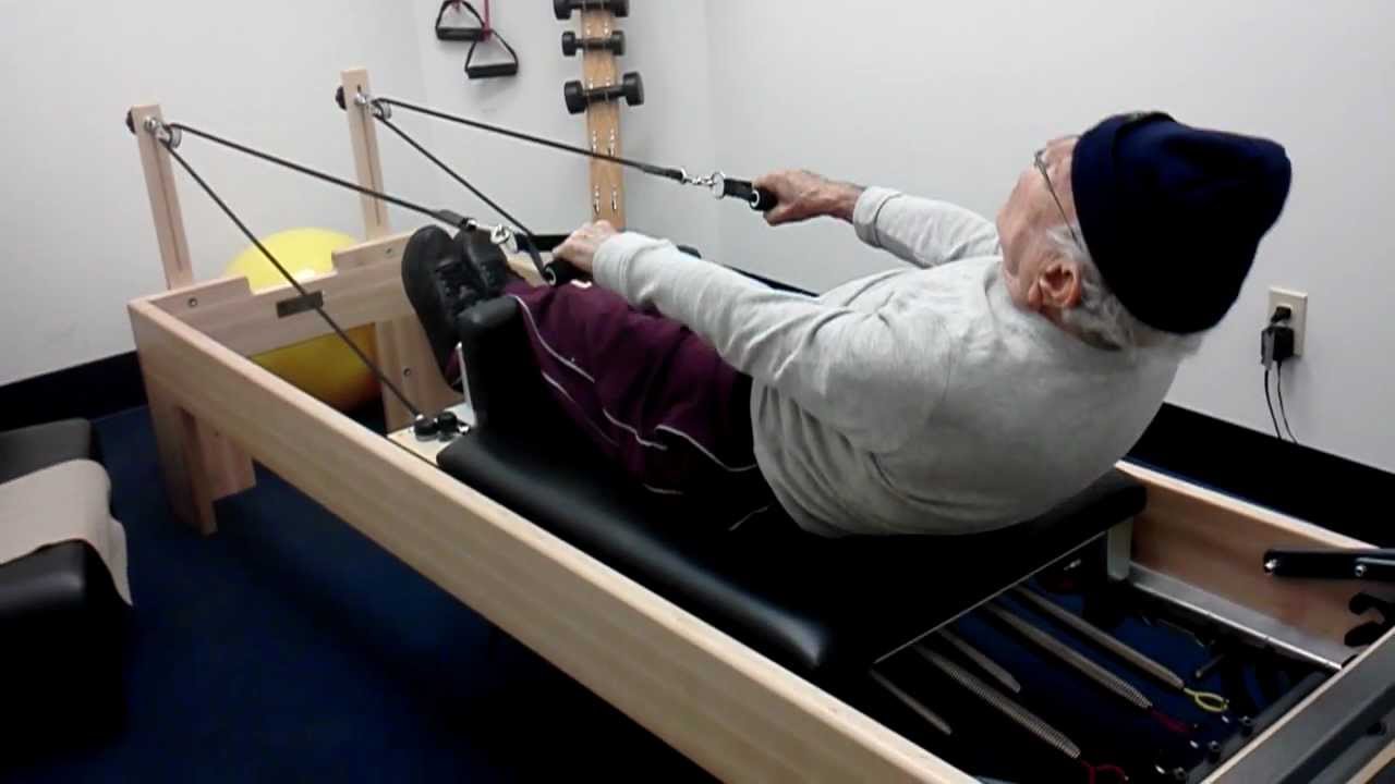 98 year old man doing Pilates in my place - YouTube