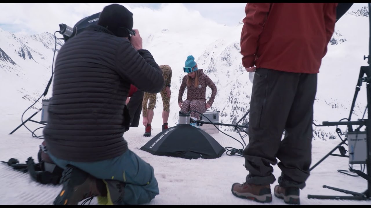 A day in the life of a ski photographer - YouTube