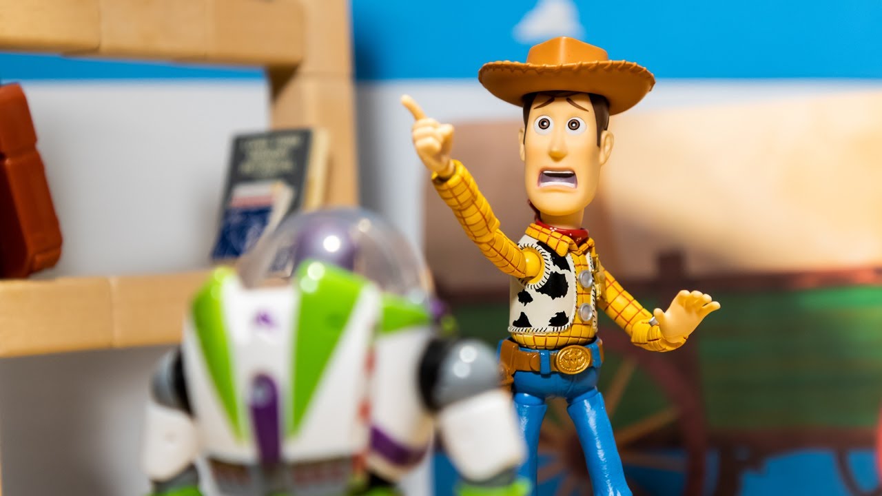 BUZZ, LOOK AN…alien? - YouTube