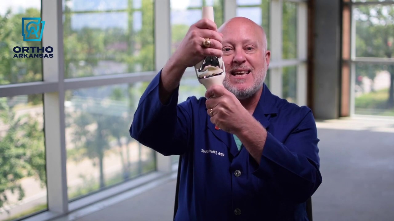 Dr. Pruitt outlines the Total Knee Replacement - YouTube