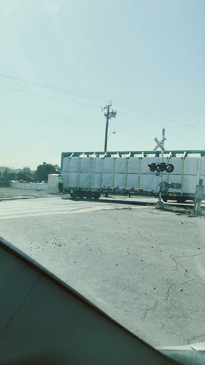 L122-02 eb track 1 to west leg of the wye - YouTube