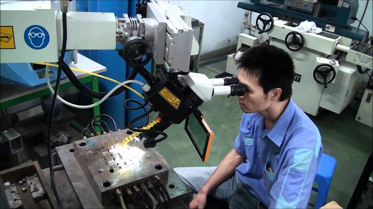 Sisma SWA-150 laser welding machine at Muto Hanoi - YouTube