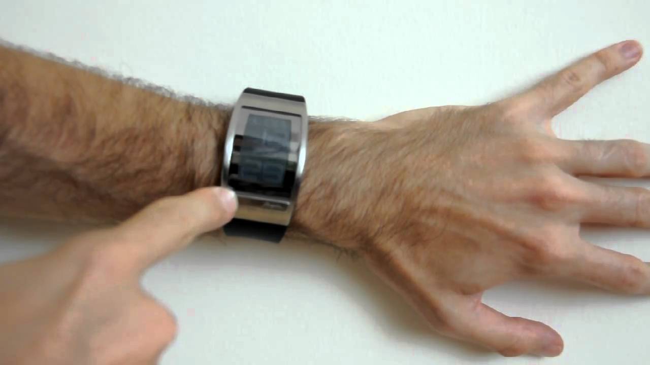 Phosphor world time E Ink watch review @RonMertens
