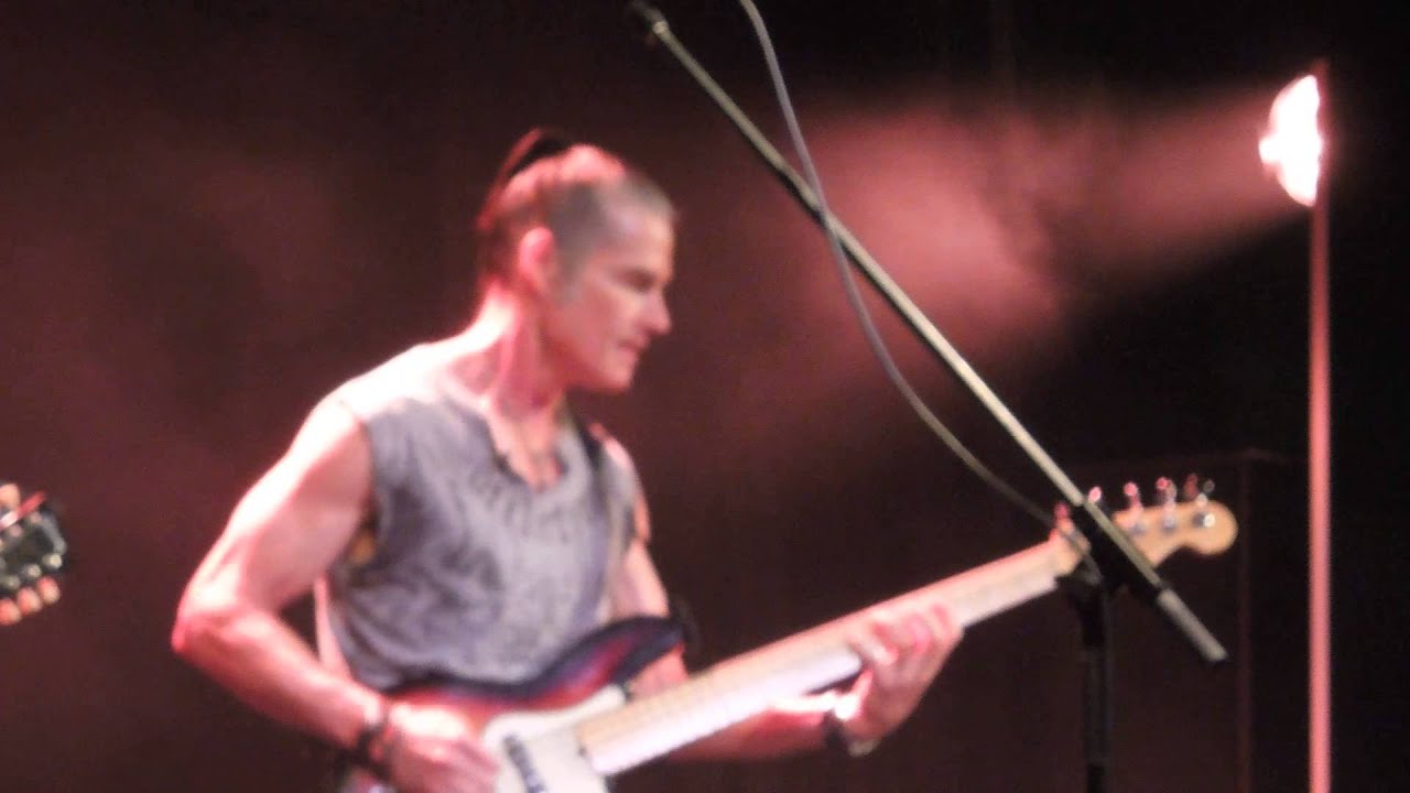 Ronn Moss & Player perform ONJ's Twist of Fate - YouTube