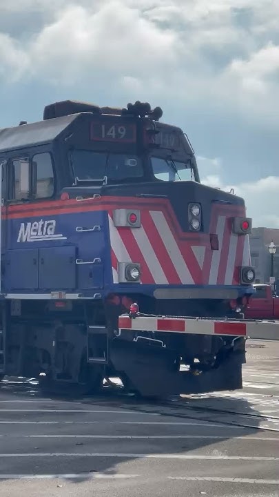 Metra 149 departs with a inbound train at Crystal Lake! #railfan #metra #metrarail #railfanning ...