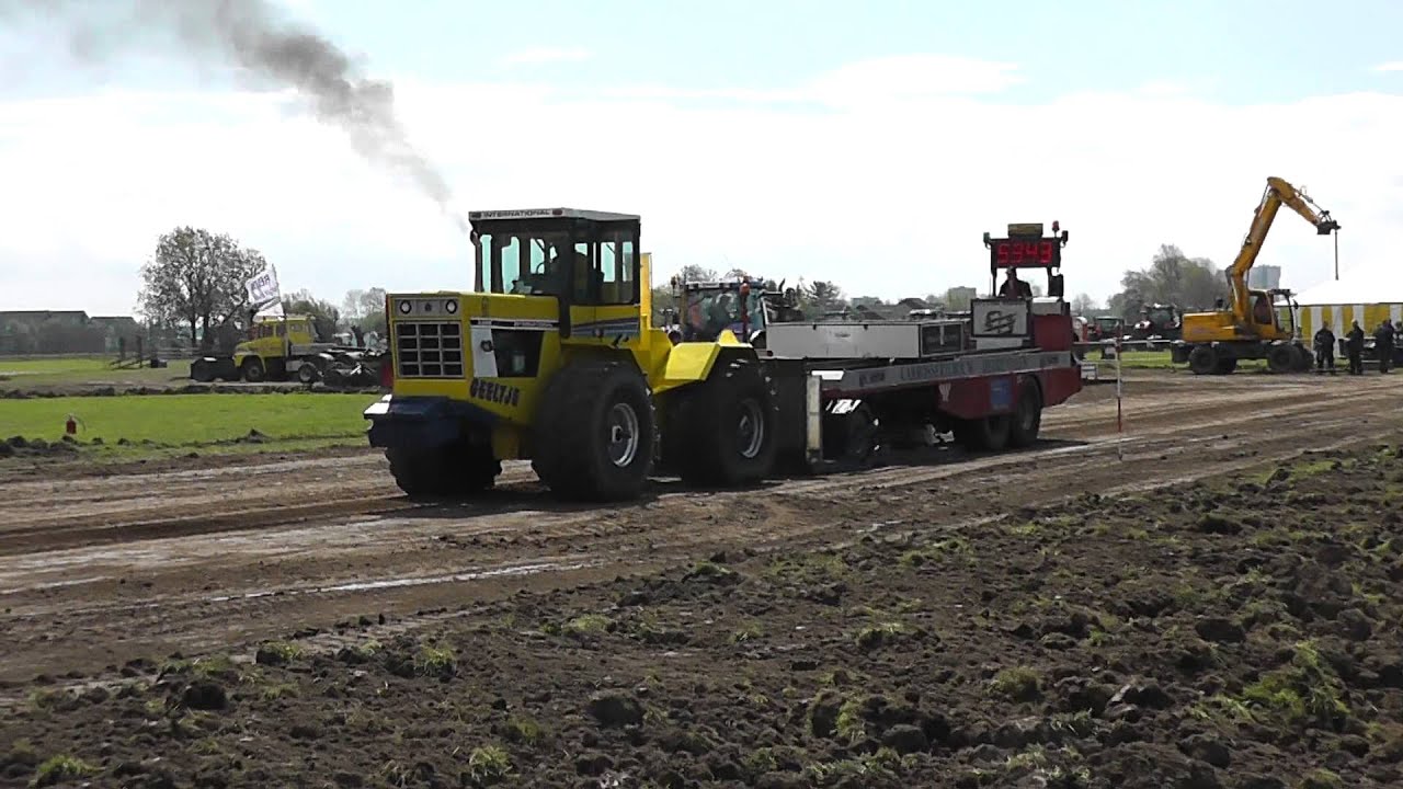 international 4386 (geeltje) demo bij tt 7huizen - YouTube