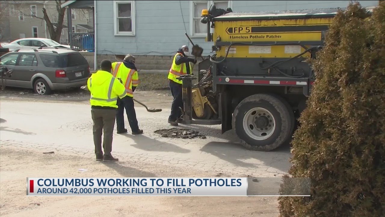 Columbus stays proactive as pothole season arrives - YouTube