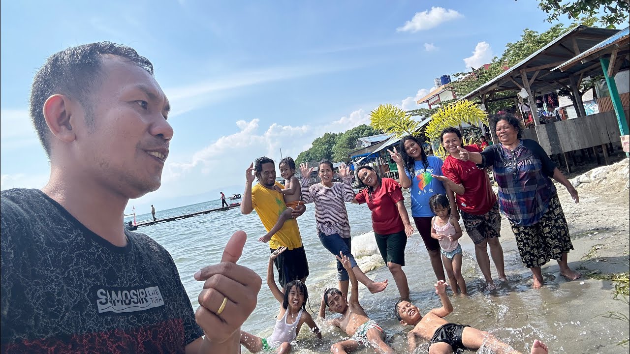Wisata Keluarga di Pantai Parbaba-Samosir - YouTube