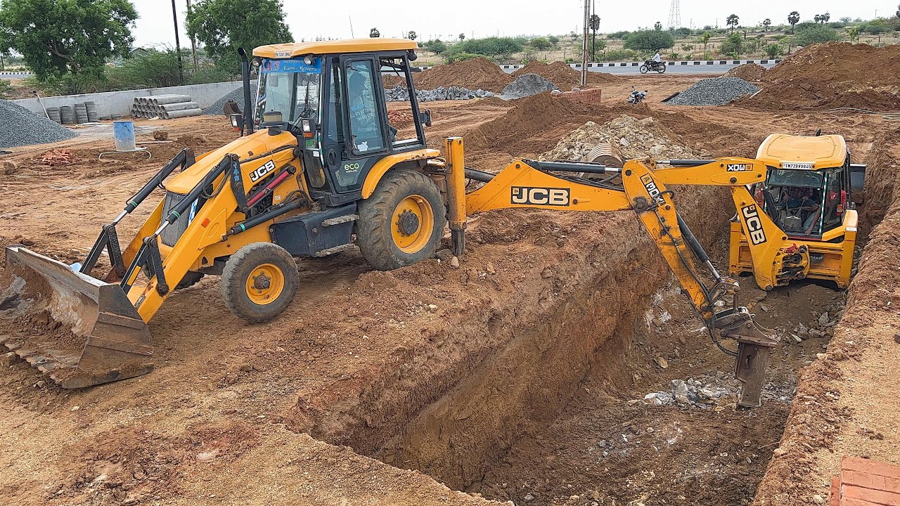 JCB 3DX Bucket & Breaker 2nd day Dig Working for Diesel Tank in HighWay ...