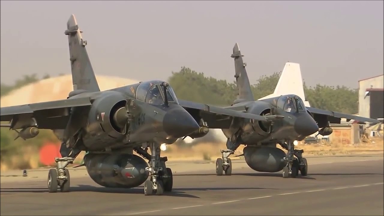 French Mirage F1CR takeoff at N'Djamena, Chad - YouTube