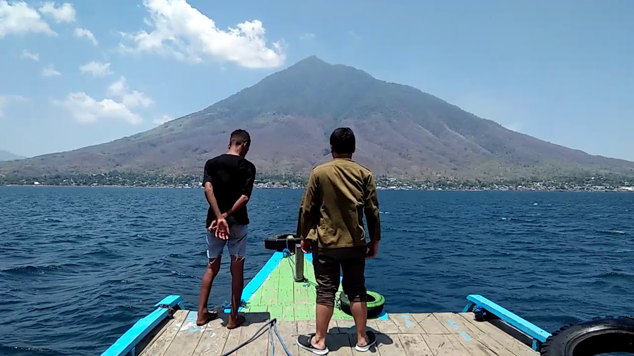 Laut larantuka // Nusa Tenggara Timur - YouTube