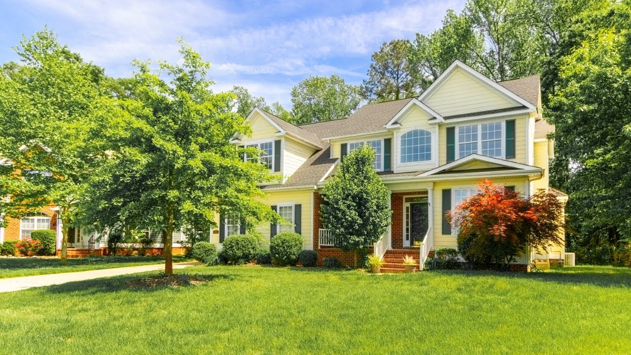 Spacious Sprawling Home - YouTube