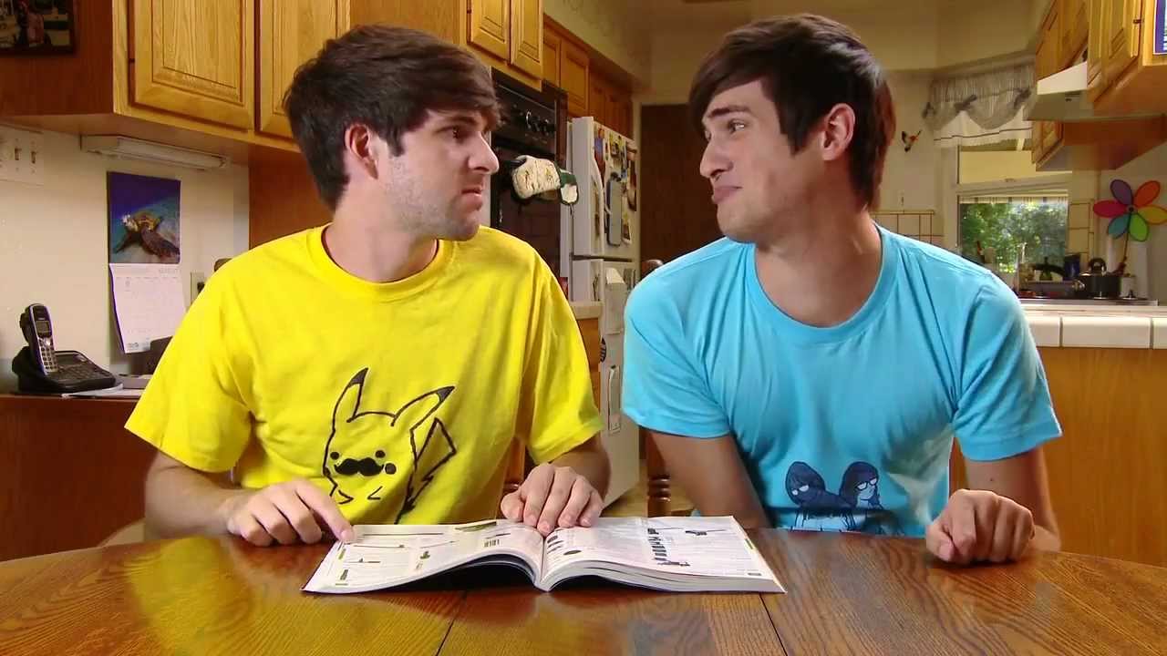 SMOSH FOOD BATTLE 2012 TRAILER - YouTube