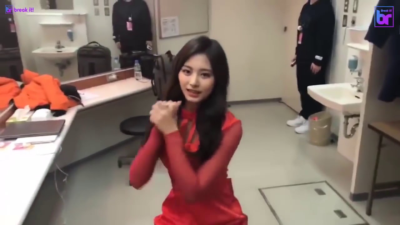 Cute Candy Pop Dance by Tzuyu - YouTube