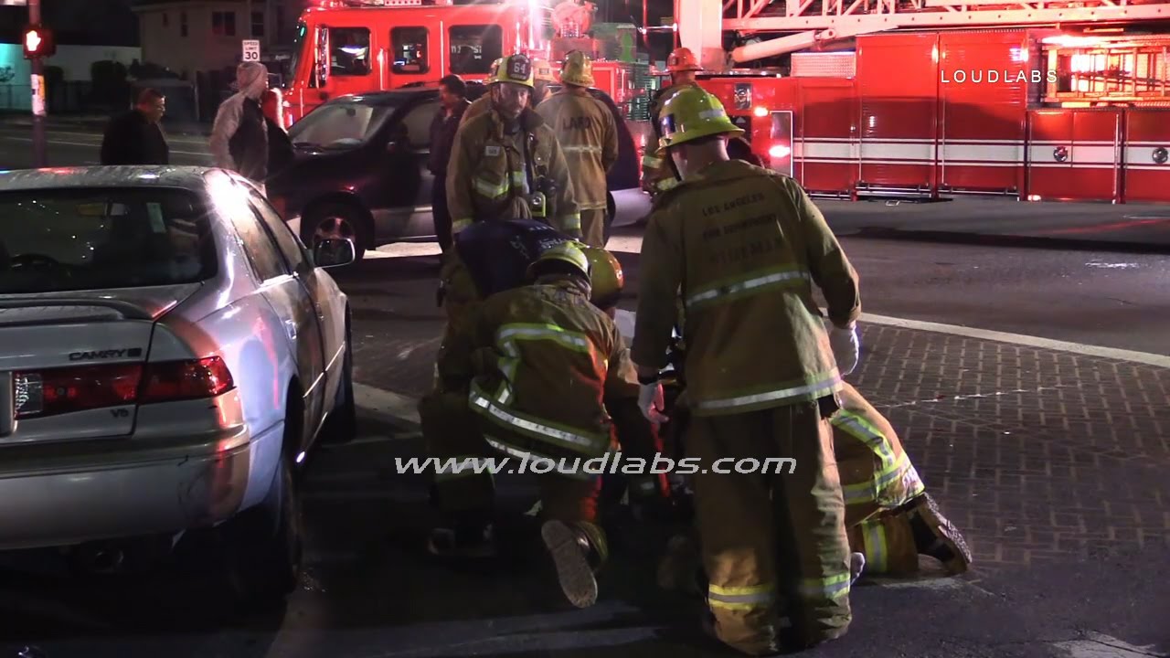 Two Car Traffic Collision / Los Angeles RAW FOOTAGE - YouTube