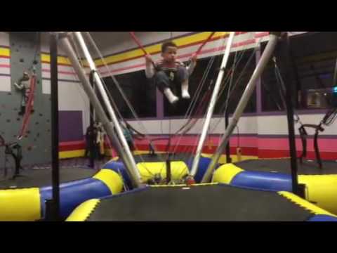 Elijah jumping like a frog, 1.16.16 - YouTube