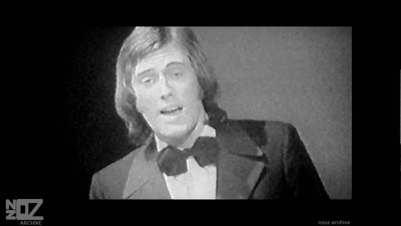 Robin Jolley - Marshall's Portable Music Machine (1972) - YouTube