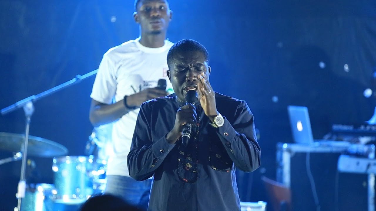 SONGS OF GRATITUDE~MINISTER EMMANUEL DUAH - YouTube