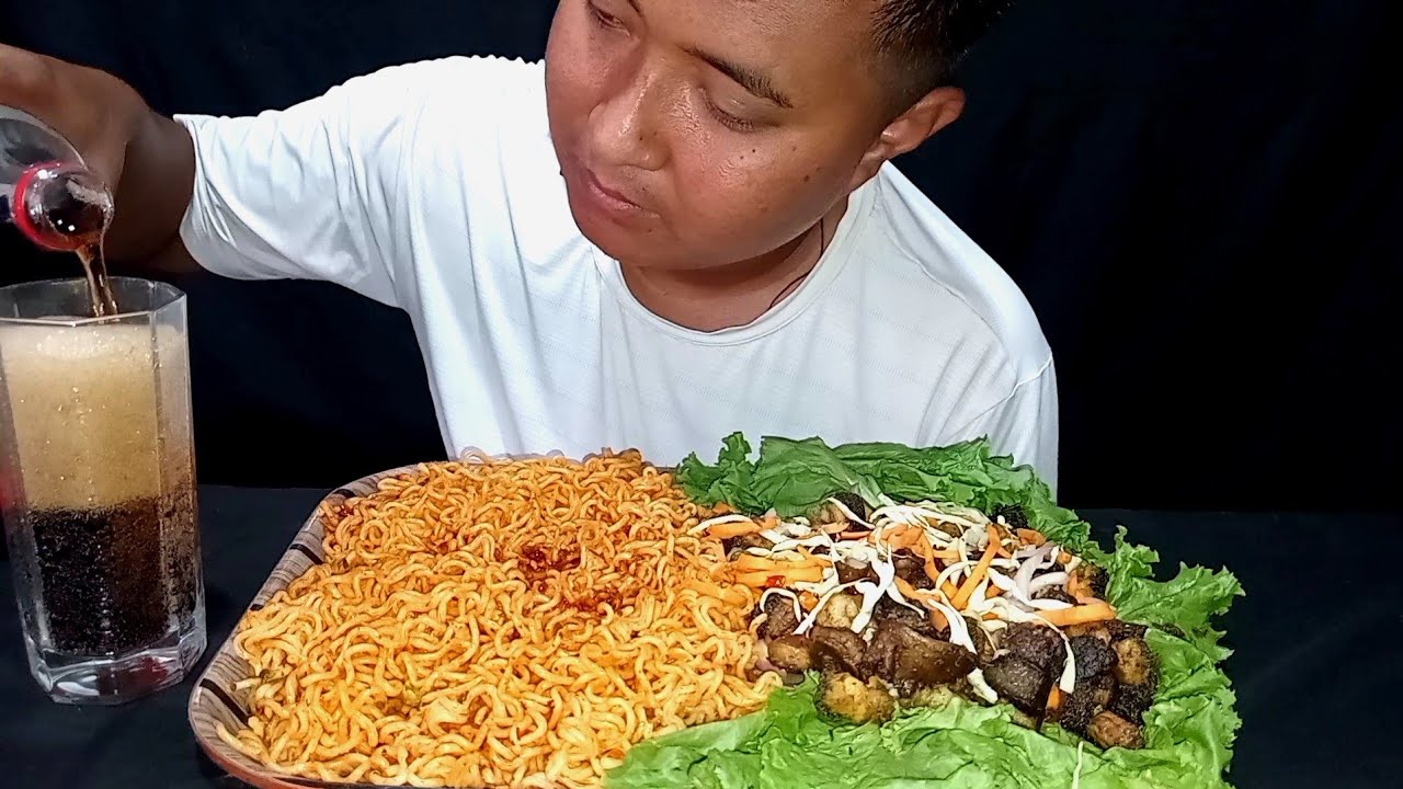 spicy noodles and buffalo bhutan eating || mukbang || - YouTube