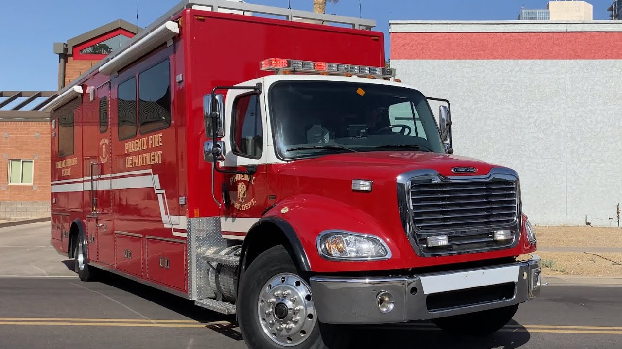 *RARE* Command Response Vehicle responding code 3 to a 2nd Alarm Fire ...