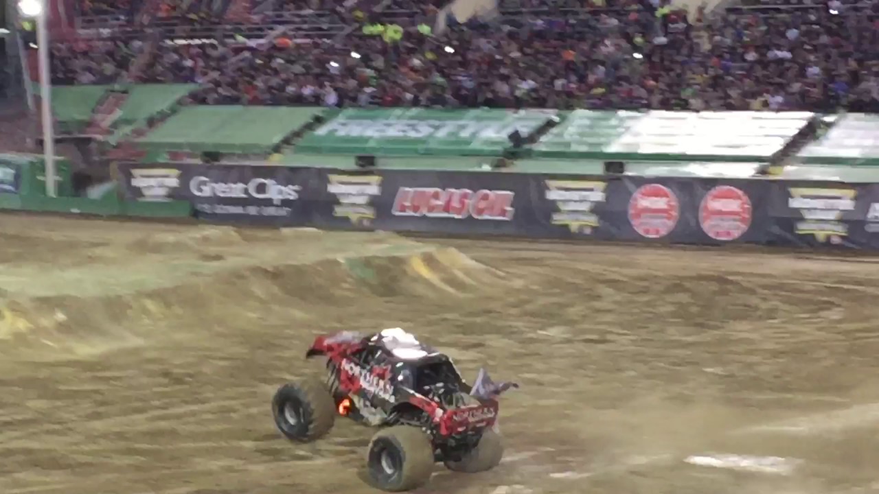 Monster jam world finals 18 Northern nightmare freestyle - YouTube