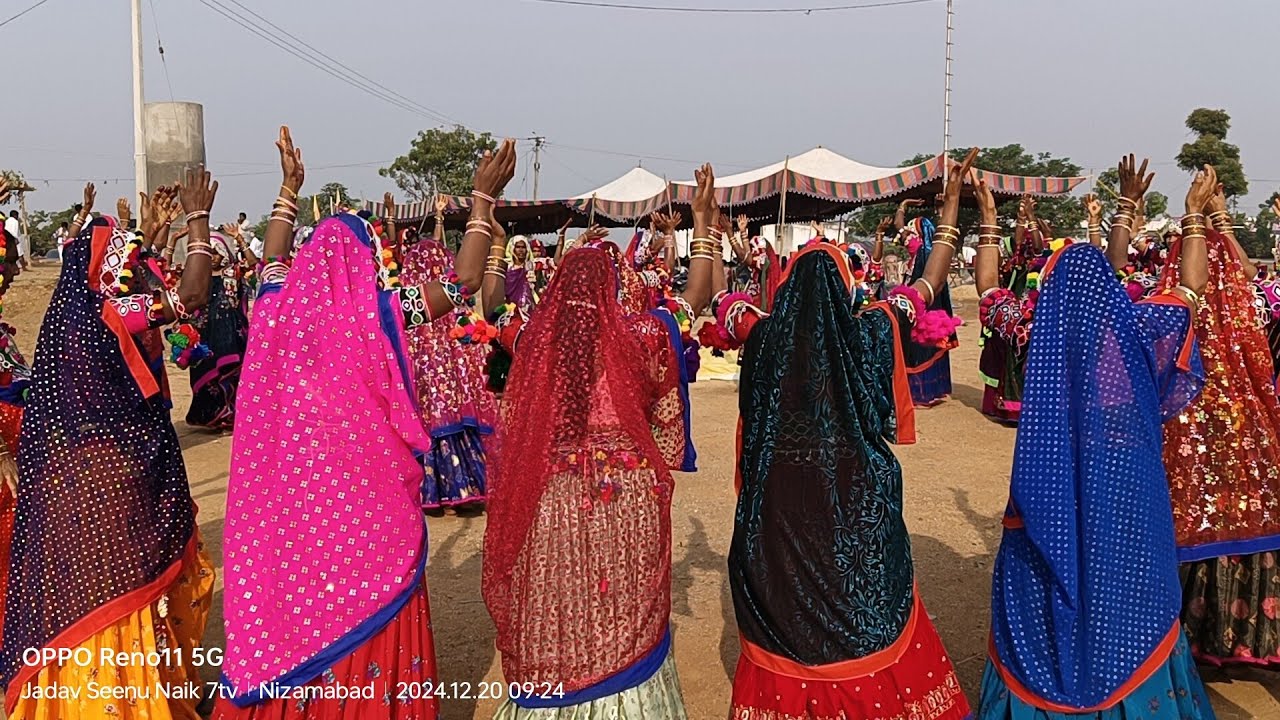 Banjara Traditional Dress Ladies Group Dance Hathe Mothiro Pool Song ...