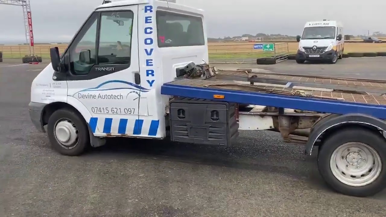 Crailraceway ford transit recovery - YouTube