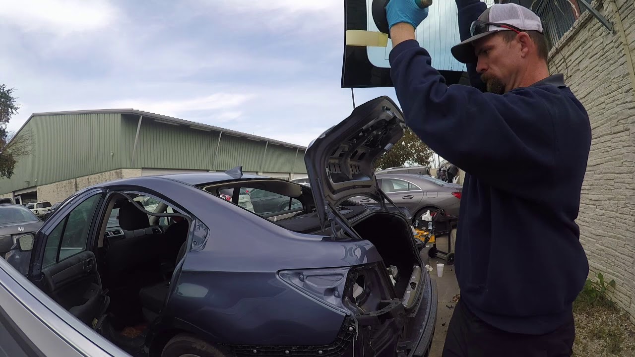 Subaru Legacy Back Glass Replacement - YouTube