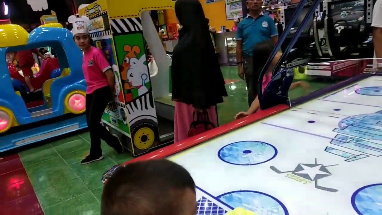 Beragam Permainan di Fun & Fit Qbig Gading Serpong - YouTube