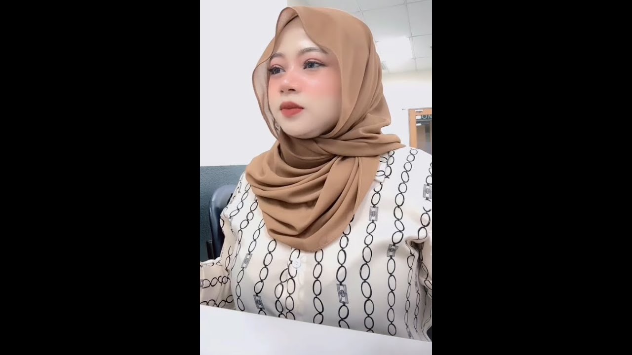 Eyra office girl 🔥 - YouTube