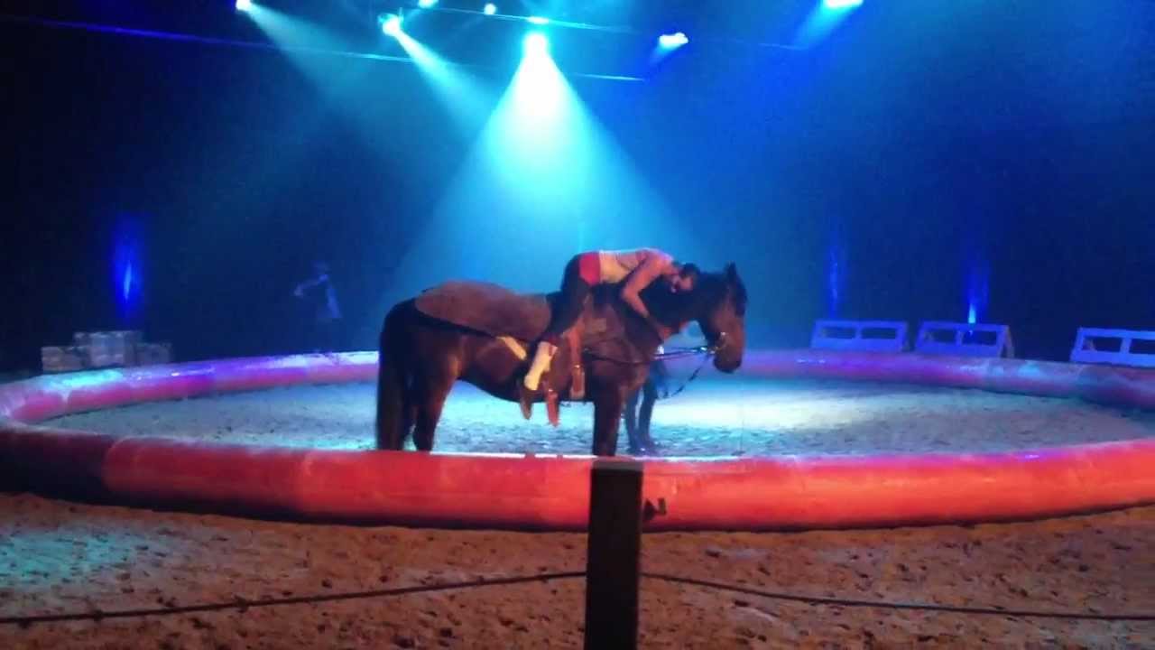 Back flip on a Cantering horse - YouTube