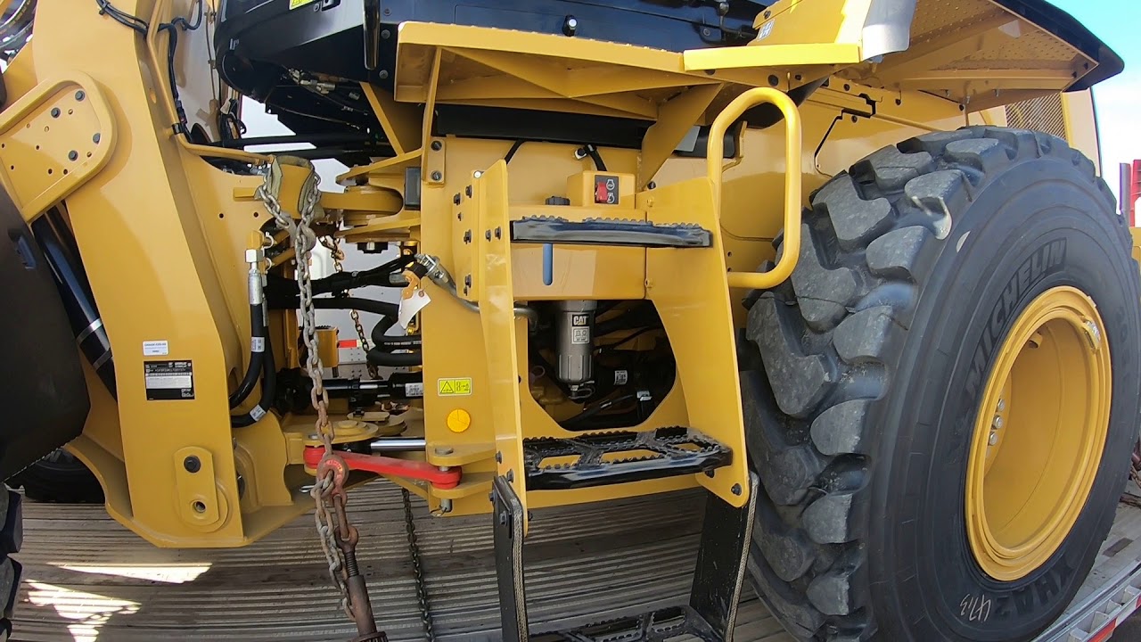 Cat 926M wheel loader - YouTube