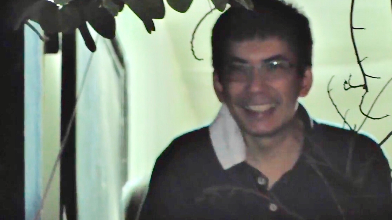 Angel Manalo waves at supporters while detained in Camp Caringal - YouTube