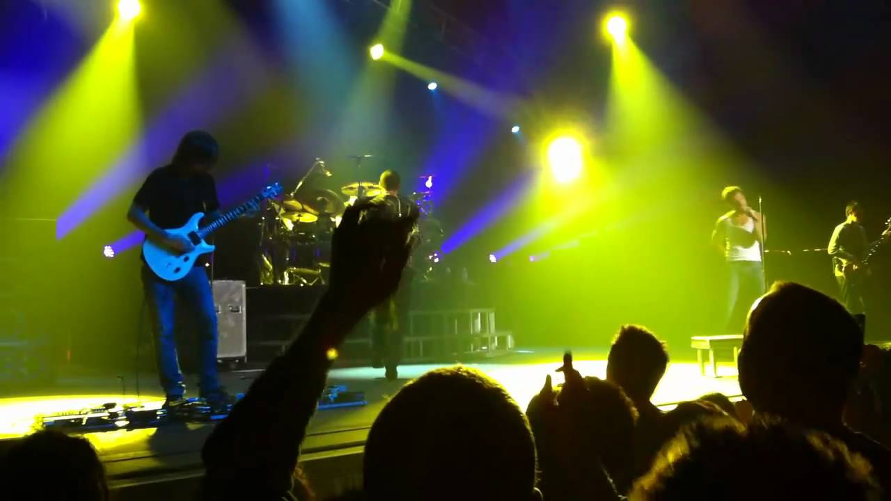 "Omaha Stylee" 311 Live 2.19.11 Vegas - YouTube